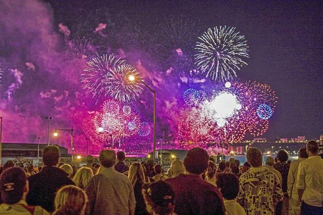 3998158_web1_web-Fireworks-001