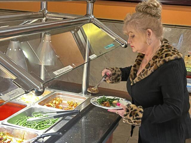 No ham, no hassle: Chinese buffet, Jewish-run bookstore give Christmas ...