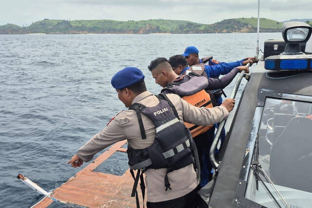 Indonesian rescuers search for Spanish family after boat sinks near ...