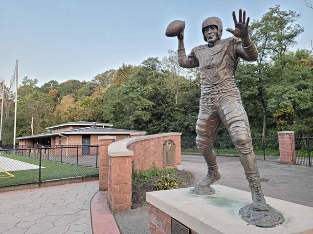 New Kensington’s Willie Thrower family to join Bears brass at NFL Draft ...